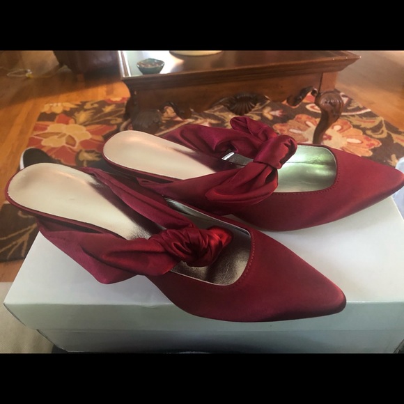 Shoes | Cranberry Colored Kitten Heels | Poshmark